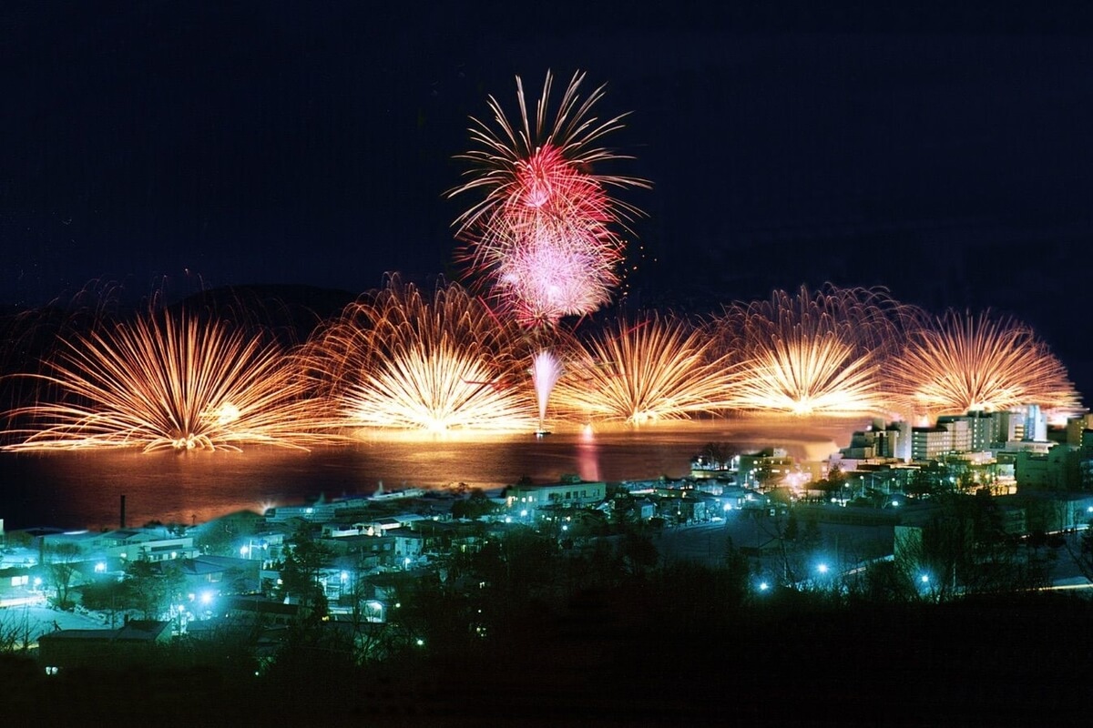 Hokkaido Hot Springs: Toyako Onsen, Noboribetsu Onsen, Jozankei Ons...