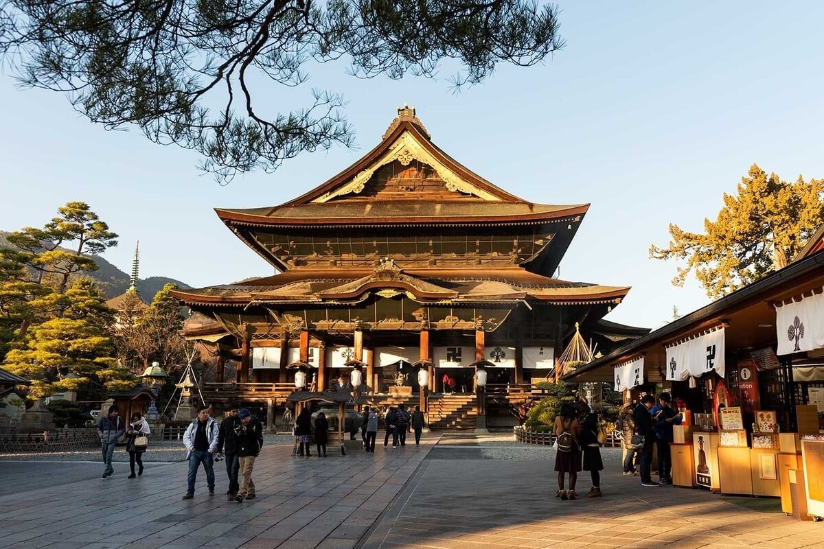 Chubu cities and tourist attractions: Nagoya, Nagano, Takayama, Toy...