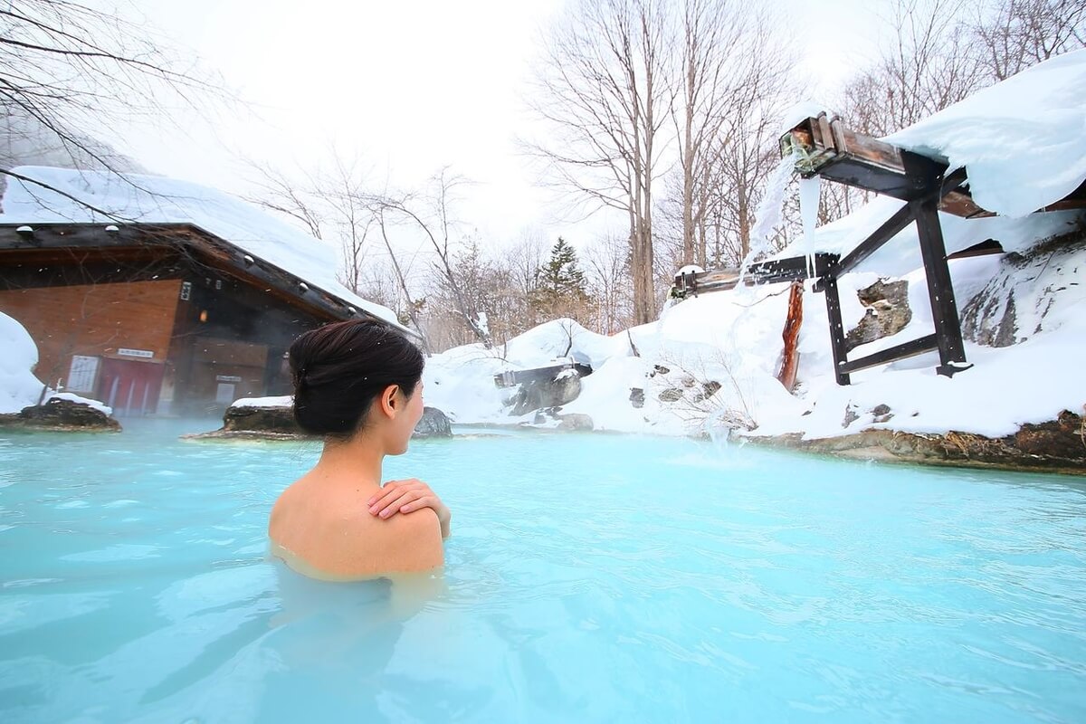 Chubu Hot Springs: Okuhida Onsen, Shibu Onsen, Shirahone Onsen and...